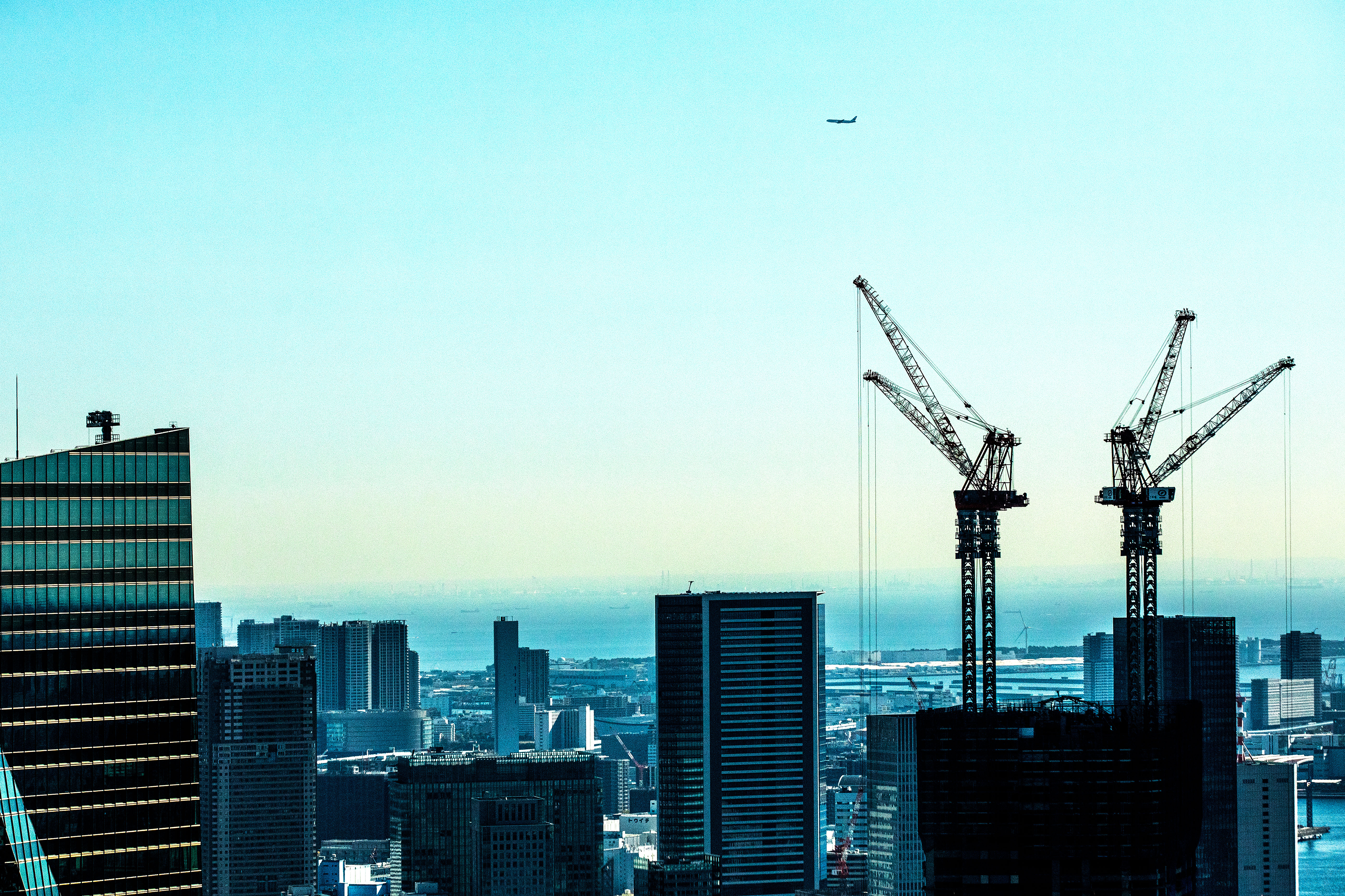 Send packages abroad with express delivery | Jetpak®