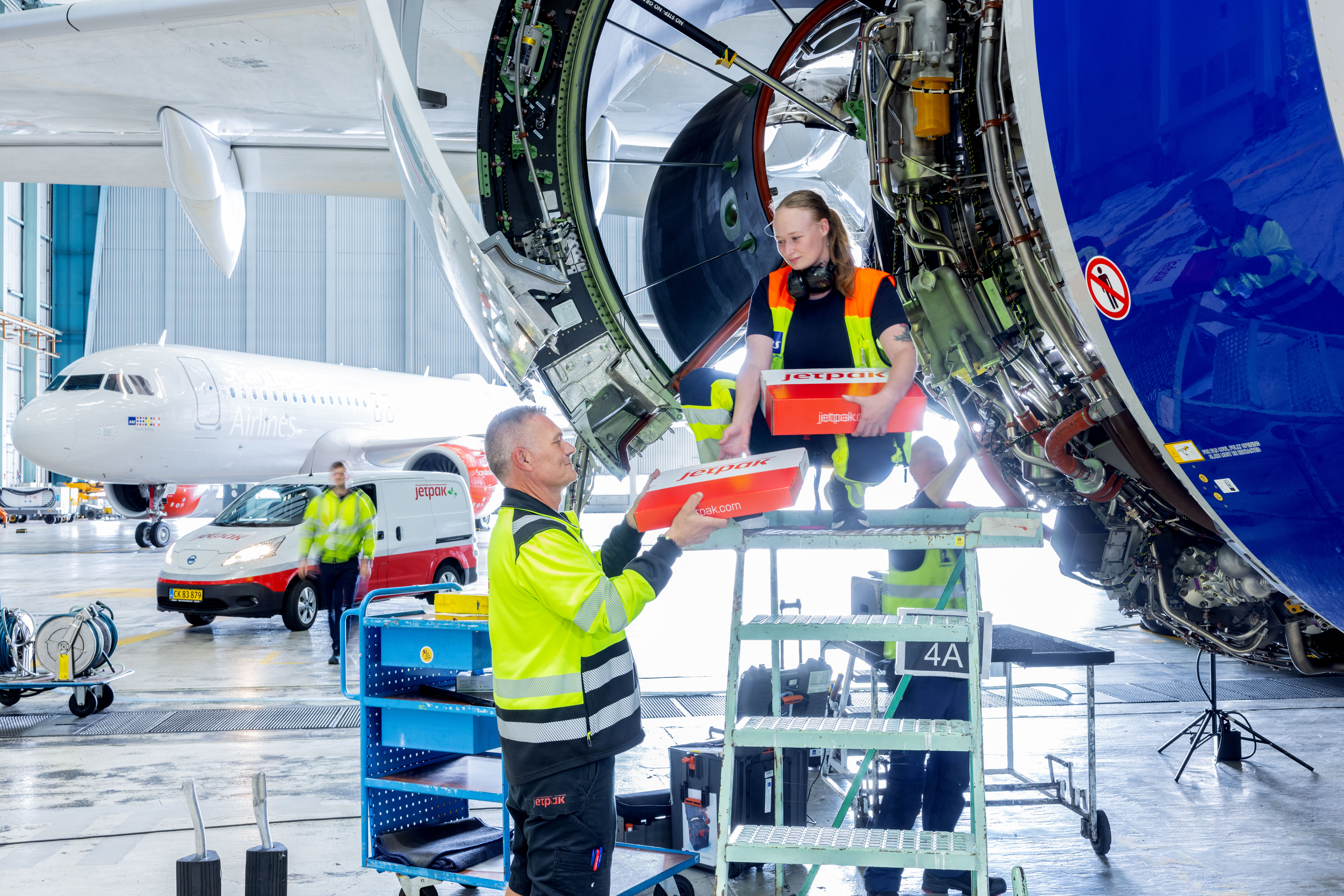 Logistics solutions for the aviation industry | Jetpak®